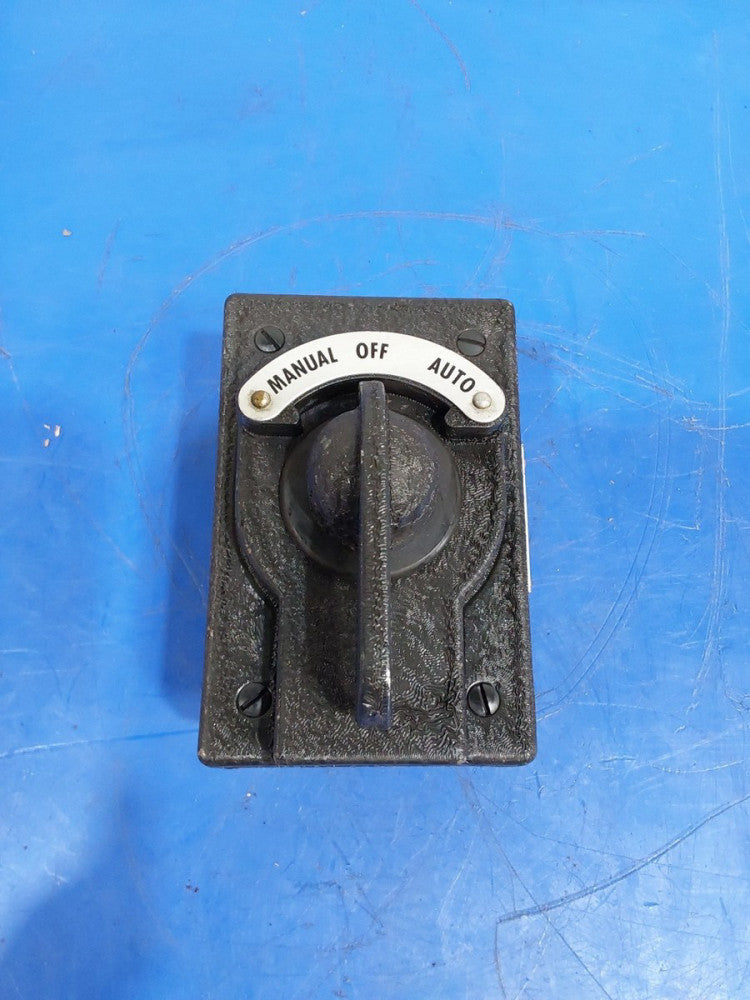 REES 3513 HAND OFF AUTO SELECTOR SWITCH – SPMX SOLUCIONES INDUSTRIALES