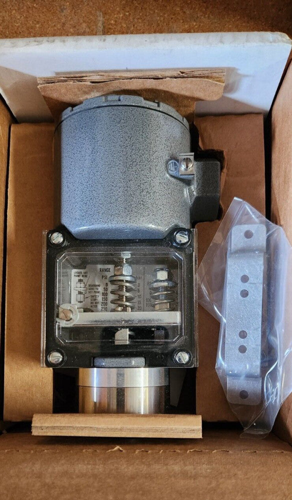 Mercoid Dwyer Pressure Switch SA1112E-S4-L2-DRAIN NEW – SPMX SOLUCIONES ...