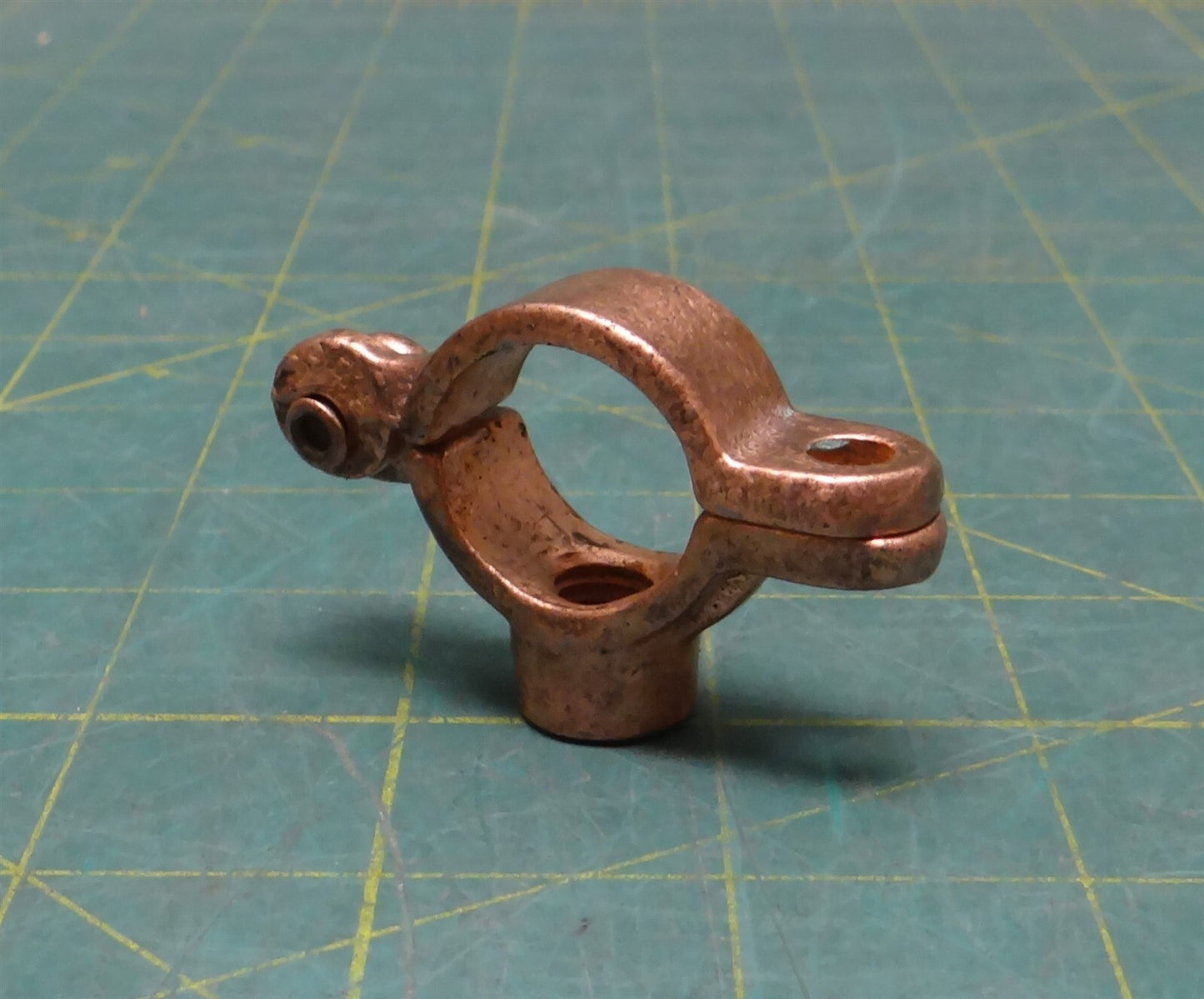 5/8" Nvent Caddy Copper Plated Cast Iron Split Ring Hanger, 3/8" Mount ...