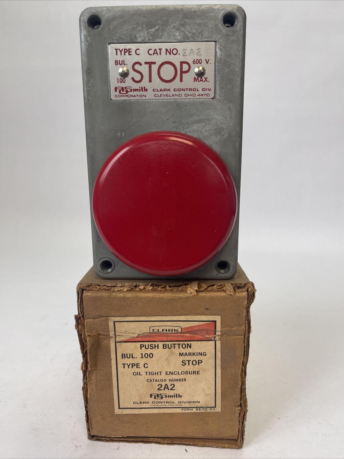 CLARK CONTROL 2A2 STOP PUSH BUTTON 600V TYPE C OIL TIGHT ENCLOSURE BUL ...