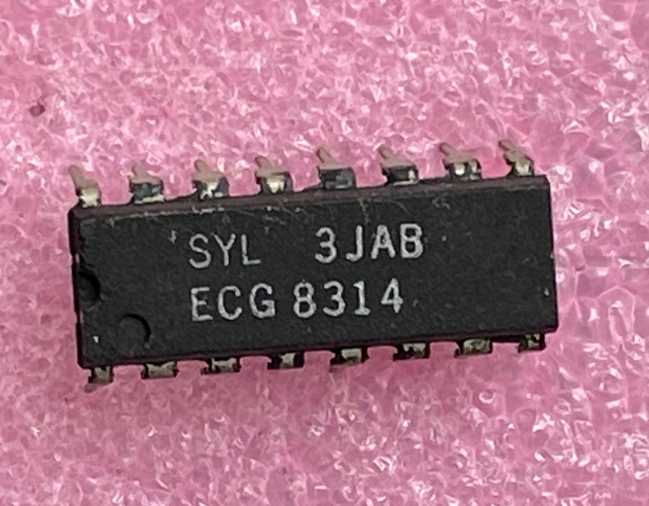 Sylvania ECG8314 4-bit latch Integrated Circuit – SPMX SOLUCIONES INDUSTRIALES